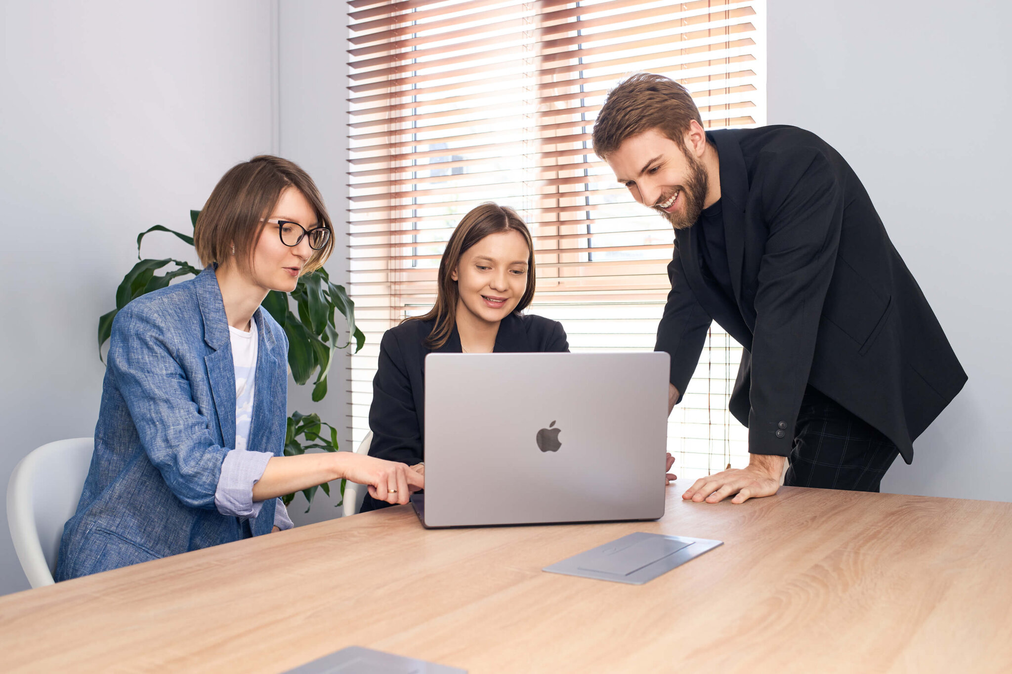 Zdjęcia firmowe i fotografia zespołowa: Twój zespół w centrum uwagi - Krzysztof Zaleski ...
